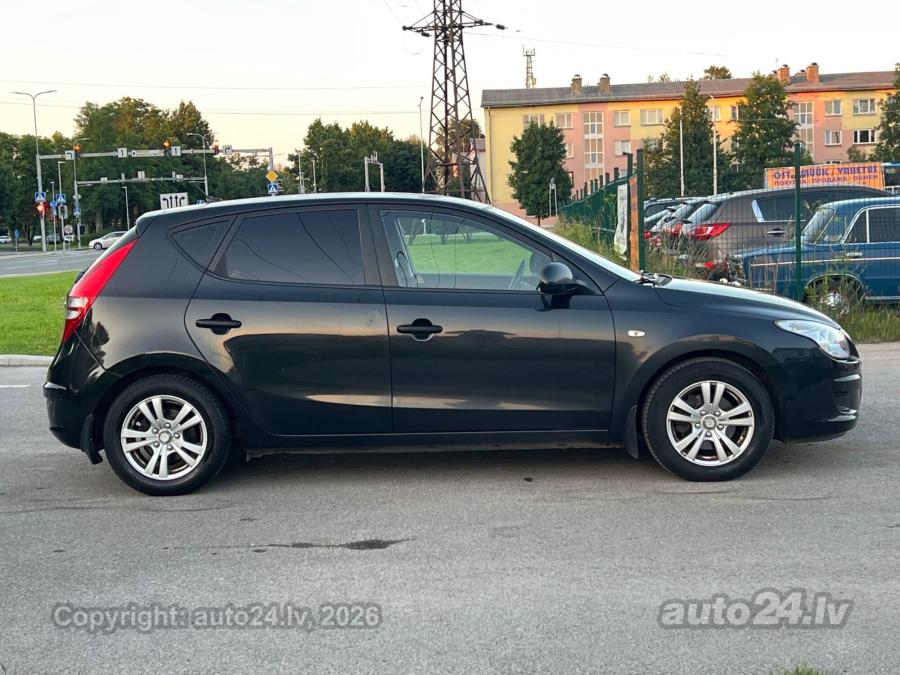 Черный Хендай i30 2009 в Нарва, объемом двигателя 1.60 л и пробегом 230 тыс. км за 1999 €, фото 4 на AUTOMOTO.COM.LV