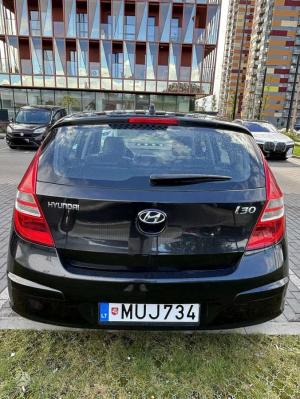Черный Хендай i30 2009 в Вильнюс, объемом двигателя 1.58 л и пробегом 201 тыс. км за 3000 €, фото 3 на AUTOMOTO.COM.LV
