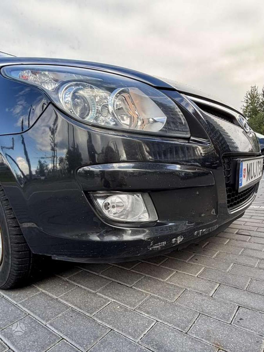 Черный Хендай i30 2009 в Вильнюс, объемом двигателя 1.58 л и пробегом 201 тыс. км за 3000 €, фото 6 на AUTOMOTO.COM.LV