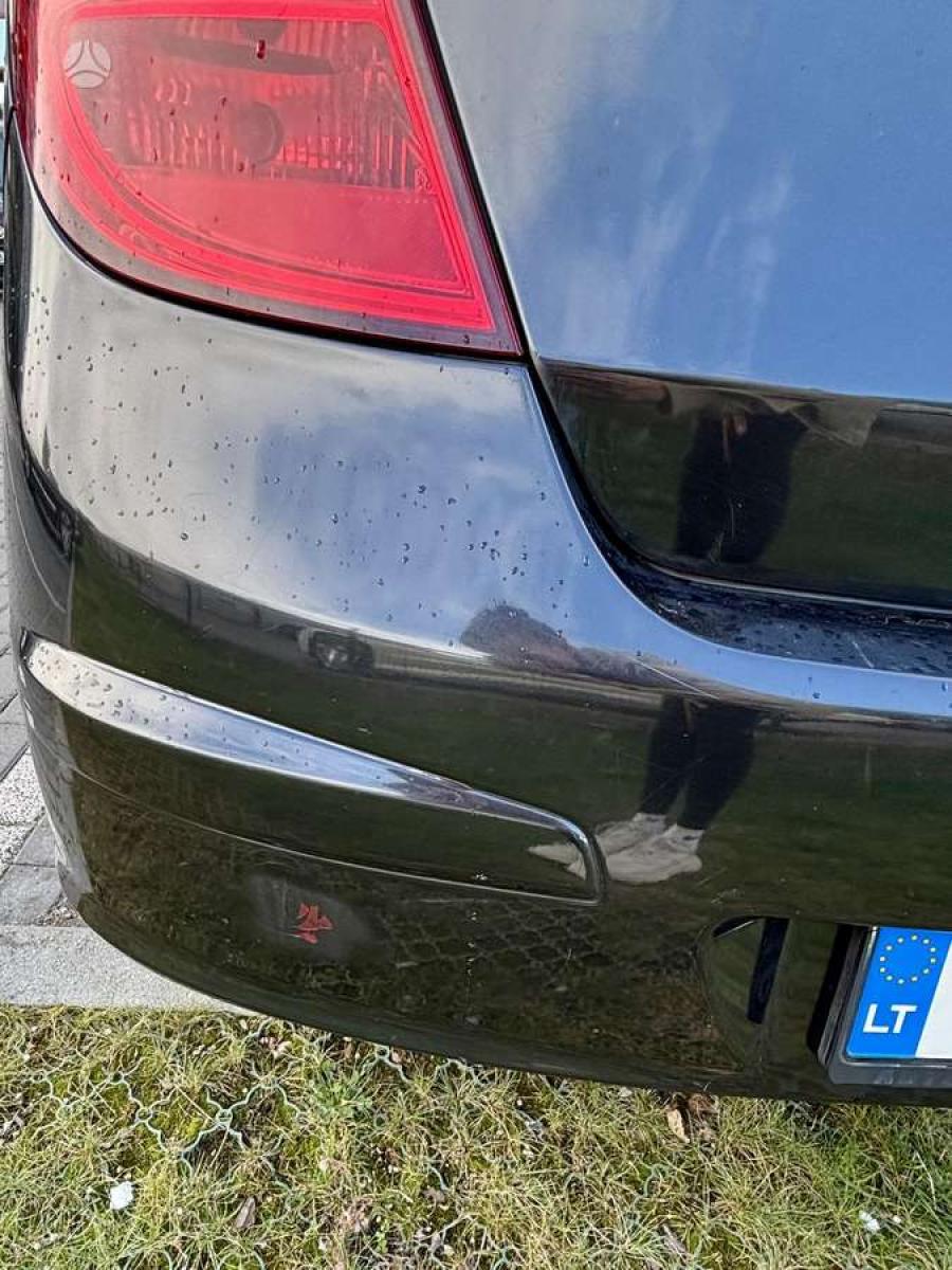 Черный Хендай i30 2009 в Вильнюс, объемом двигателя 1.58 л и пробегом 201 тыс. км за 3000 €, фото 7 на AUTOMOTO.COM.LV