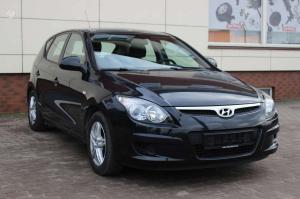 Black Hyundai i30 2010 in Kretinga, with an engine capacity of 1.40 L and mileage of 180 thousand km for 2999 €, photo 2 on AUTOMOTO.COM.LV
