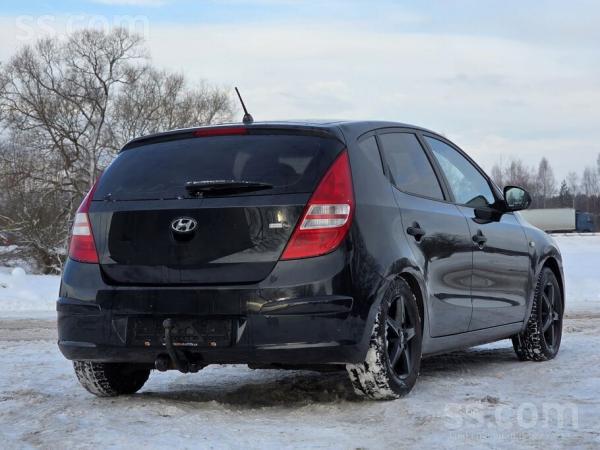 Melns Hyundai i30 2010 Liepāja, ar dzinēja tilpumu 1.40 L un nobraukumu 149 tūkst. km par 3500 €, foto 4 vietnē AUTOMOTO.COM.LV
