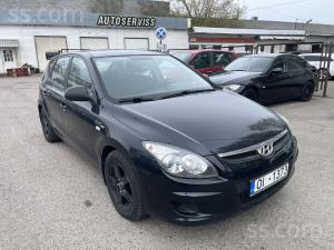 Black Hyundai i30 2010 in Riga, with an engine capacity of 1.60 L and mileage of 0 thousand km for 2950 €, photo 5 on AUTOMOTO.COM.LV