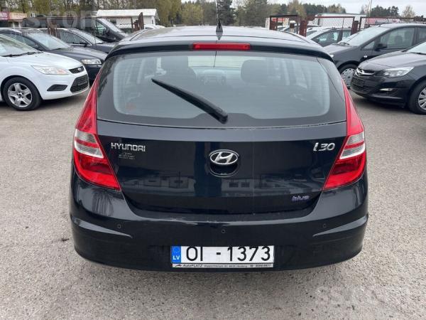 Черный Хендай i30 2010 в Рига, объемом двигателя 1.60 л и пробегом 0 тыс. км за 2950 €, фото 7 на AUTOMOTO.COM.LV
