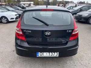 Black Hyundai i30 2010 in Riga, with an engine capacity of 1.60 L and mileage of 0 thousand km for 2950 €, photo 8 on AUTOMOTO.COM.LV