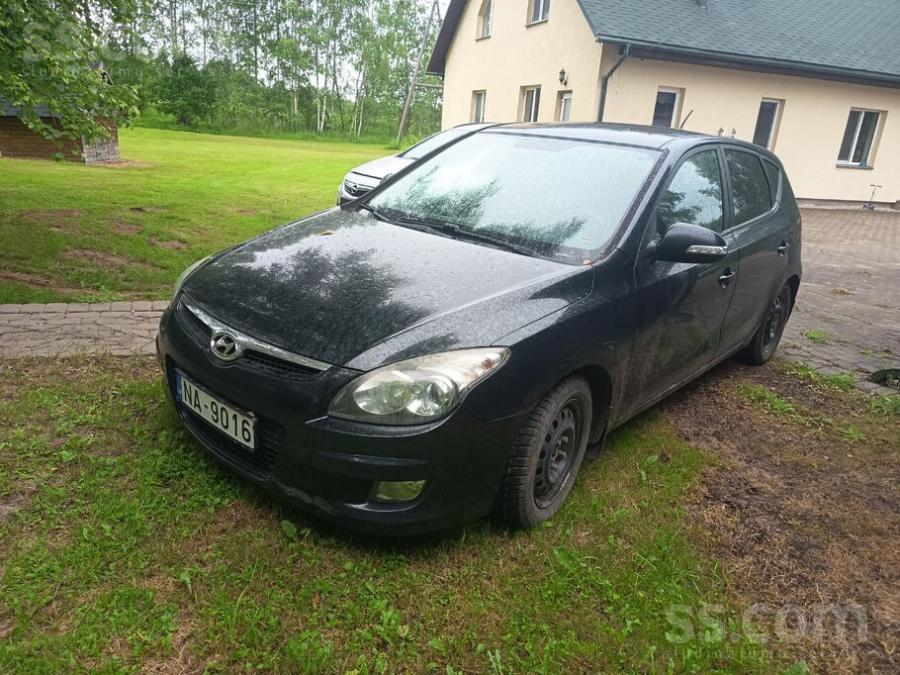 Черный Хендай i30 2010 в Резекне, объемом двигателя 1.60 л и пробегом 266 тыс. км за 1800 €, фото 1 на AUTOMOTO.COM.LV
