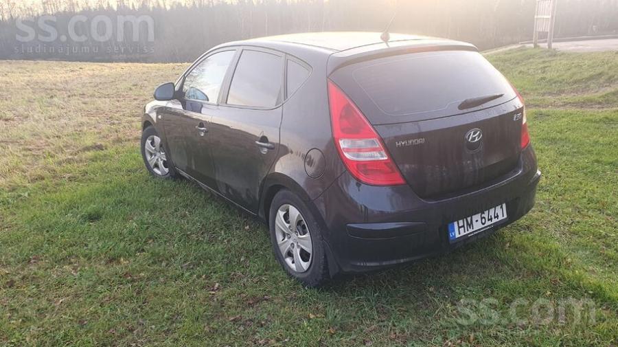 Черный Хендай i30 2010 в Рига, объемом двигателя 1.60 л и пробегом 175 тыс. км за 2500 €, фото 5 на AUTOMOTO.COM.LV