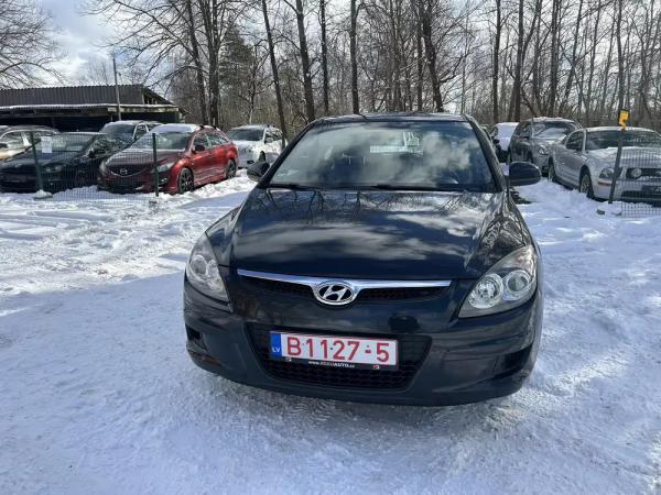 Черный Хендай i30 2010 в Гробиня, объемом двигателя 1.40 л и пробегом 217 тыс. км за 3500 €, фото 2 на AUTOMOTO.COM.LV