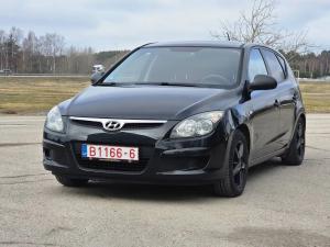 Black Hyundai i30 2010 in Grobiņa, with an engine capacity of 1.40 L and mileage of 149 thousand km for 3500 €, photo  on AUTOMOTO.COM.LV