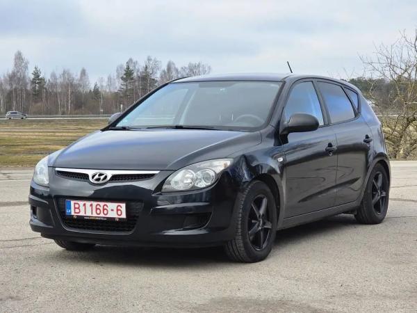 Черный Хендай i30 2010 в Гробиня, объемом двигателя 1.40 л и пробегом 149 тыс. км за 3500 €, фото 2 на AUTOMOTO.COM.LV