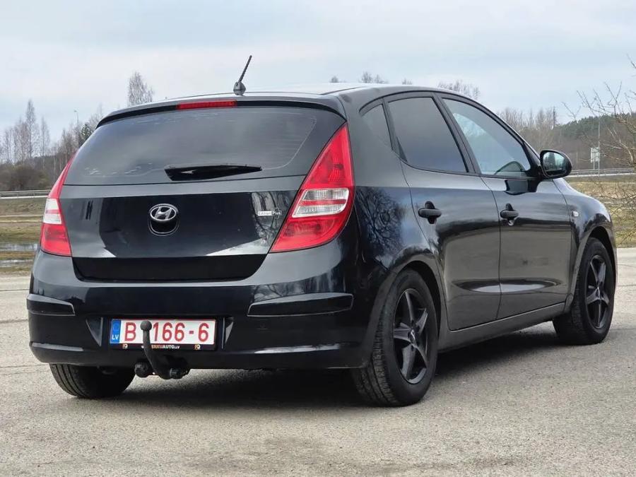 Черный Хендай i30 2010 в Гробиня, объемом двигателя 1.40 л и пробегом 149 тыс. км за 3500 €, фото 8 на AUTOMOTO.COM.LV