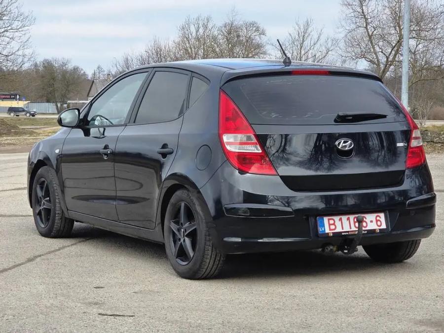 Черный Хендай i30 2010 в Гробиня, объемом двигателя 1.40 л и пробегом 149 тыс. км за 3500 €, фото 9 на AUTOMOTO.COM.LV
