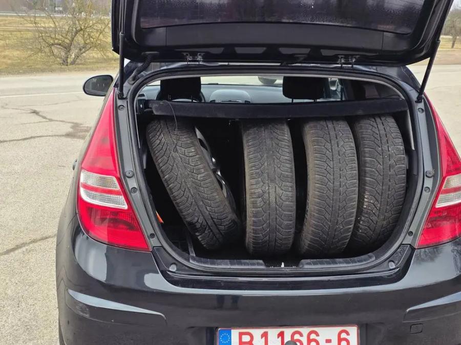 Черный Хендай i30 2010 в Гробиня, объемом двигателя 1.40 л и пробегом 149 тыс. км за 3500 €, фото 23 на AUTOMOTO.COM.LV