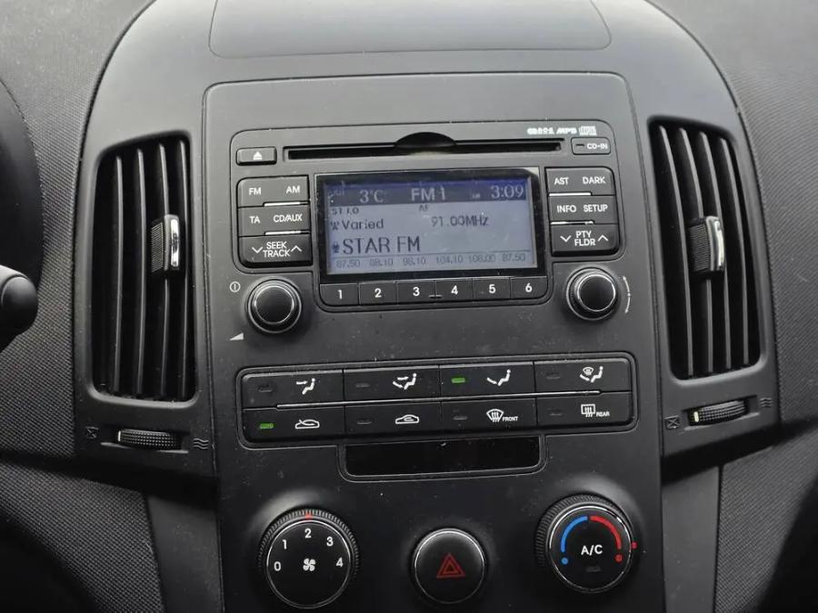 Черный Хендай i30 2010 в Гробиня, объемом двигателя 1.40 л и пробегом 149 тыс. км за 3500 €, фото 24 на AUTOMOTO.COM.LV