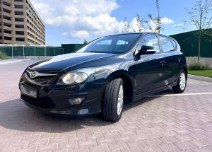 Melns Hyundai i30 2010 Tallina, ar dzinēja tilpumu 0.00 L un nobraukumu 214 tūkst. km par 2000 €, foto  vietnē AUTOMOTO.COM.LV