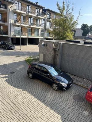 Black Hyundai i30 2010 in Klaipeda, with an engine capacity of 1.58 L and mileage of 200 thousand km for 2200 €, photo  on AUTOMOTO.COM.LV