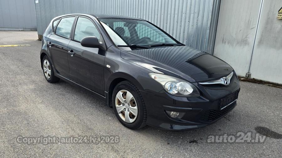 Черный Хендай i30 2010 в Тарту, объемом двигателя 1.40 л и пробегом 197 тыс. км за 2190 €, фото 3 на AUTOMOTO.COM.LV