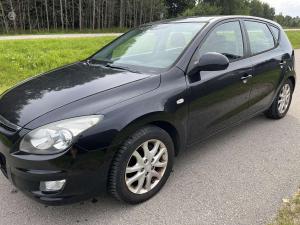 Черный Хендай i30 2010 в Плунге, объемом двигателя 1.40 л и пробегом 175 тыс. км за 2300 €, фото 6 на AUTOMOTO.COM.LV