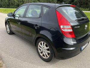 Черный Хендай i30 2010 в Плунге, объемом двигателя 1.40 л и пробегом 175 тыс. км за 2300 €, фото 8 на AUTOMOTO.COM.LV