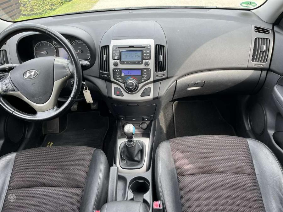 Черный Хендай i30 2010 в Плунге, объемом двигателя 1.40 л и пробегом 175 тыс. км за 2300 €, фото 10 на AUTOMOTO.COM.LV