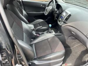 Черный Хендай i30 2010 в Плунге, объемом двигателя 1.40 л и пробегом 175 тыс. км за 2300 €, фото 11 на AUTOMOTO.COM.LV