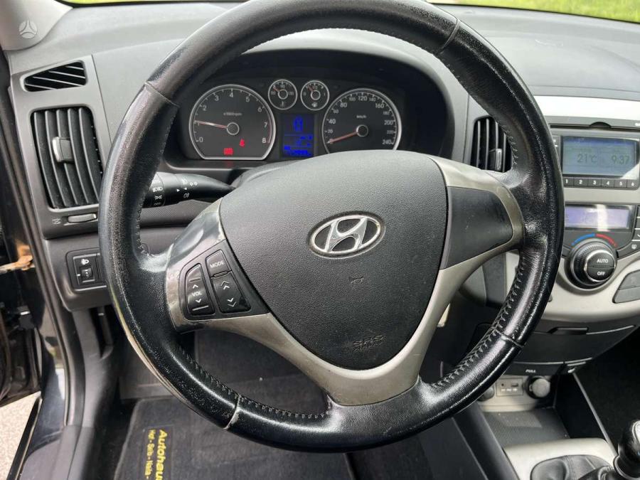 Черный Хендай i30 2010 в Плунге, объемом двигателя 1.40 л и пробегом 175 тыс. км за 2300 €, фото 14 на AUTOMOTO.COM.LV
