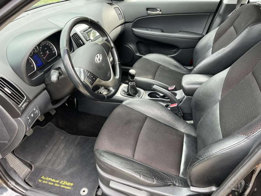 Черный Хендай i30 2010 в Плунге, объемом двигателя 1.40 л и пробегом 175 тыс. км за 2300 €, фото 16 на AUTOMOTO.COM.LV