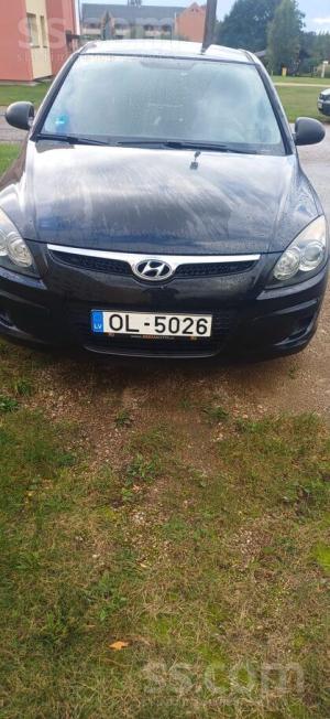 Melns Hyundai i30 2010 Liepāja, ar dzinēja tilpumu 1.40 L un nobraukumu 151 tūkst. km par 2800 €, foto  vietnē AUTOMOTO.COM.LV