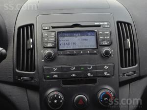 Черный Хендай i30 2010 в Лиепая, объемом двигателя 1.40 л и пробегом 151 тыс. км за 2800 €, фото 7 на AUTOMOTO.COM.LV