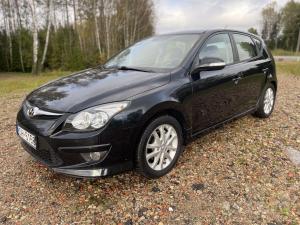 Черный Хендай i30 2011 в Цесис, объемом двигателя 1.60 л и пробегом 211 тыс. км за 3950 €, фото 1 на AUTOMOTO.COM.LV
