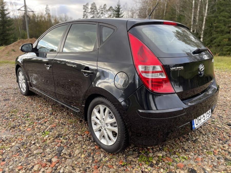 Черный Хендай i30 2011 в Цесис, объемом двигателя 1.60 л и пробегом 211 тыс. км за 3950 €, фото 5 на AUTOMOTO.COM.LV