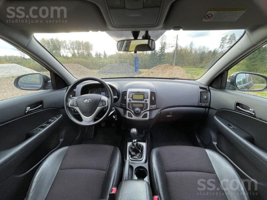 Черный Хендай i30 2011 в Цесис, объемом двигателя 1.60 л и пробегом 211 тыс. км за 3950 €, фото 6 на AUTOMOTO.COM.LV
