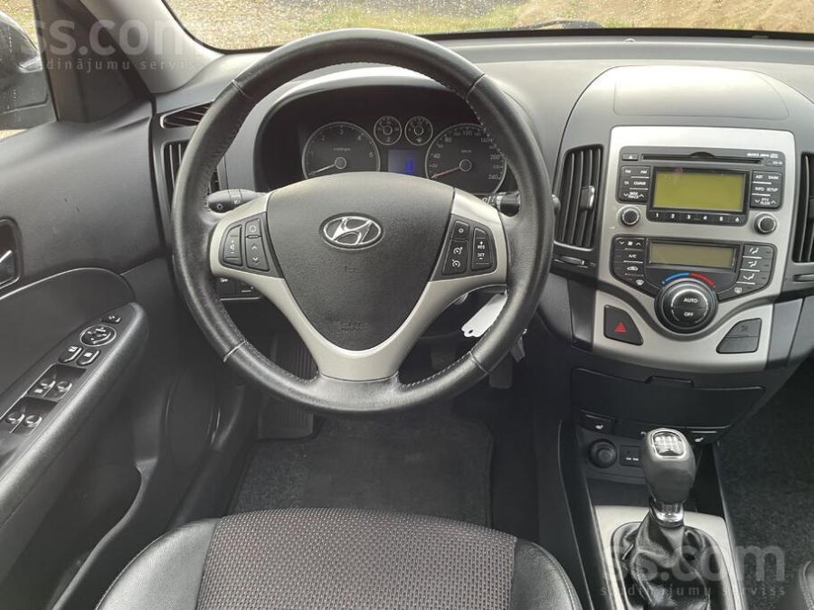 Черный Хендай i30 2011 в Цесис, объемом двигателя 1.60 л и пробегом 211 тыс. км за 3950 €, фото 10 на AUTOMOTO.COM.LV
