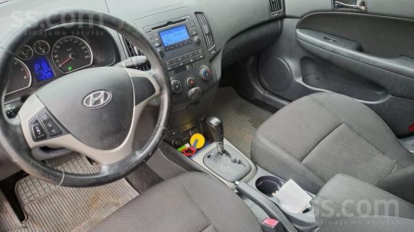 Черный Хендай i30 2011 в Рига, объемом двигателя 1.60 л и пробегом 112 тыс. км за 3860 €, фото 2 на AUTOMOTO.COM.LV