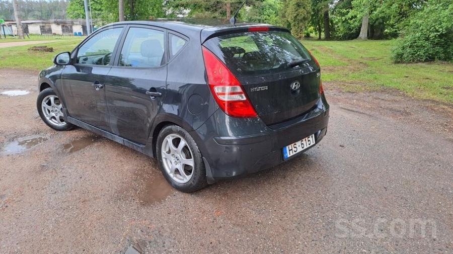 Черный Хендай i30 2011 в Рига, объемом двигателя 1.60 л и пробегом 112 тыс. км за 3860 €, фото 7 на AUTOMOTO.COM.LV