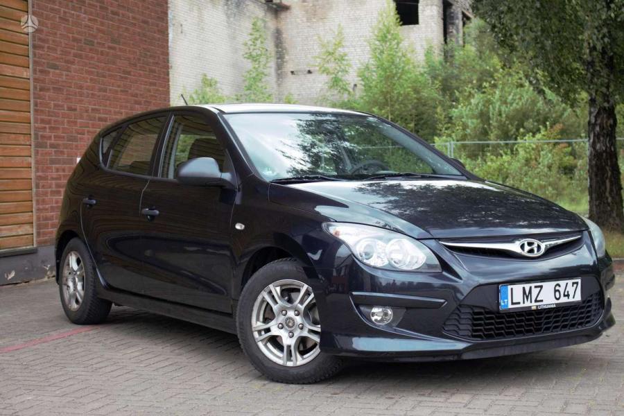 Melns Hyundai i30 2011 Trakai, ar dzinēja tilpumu 1.40 L un nobraukumu 149 tūkst. km par 3250 €, foto 3 vietnē AUTOMOTO.COM.LV