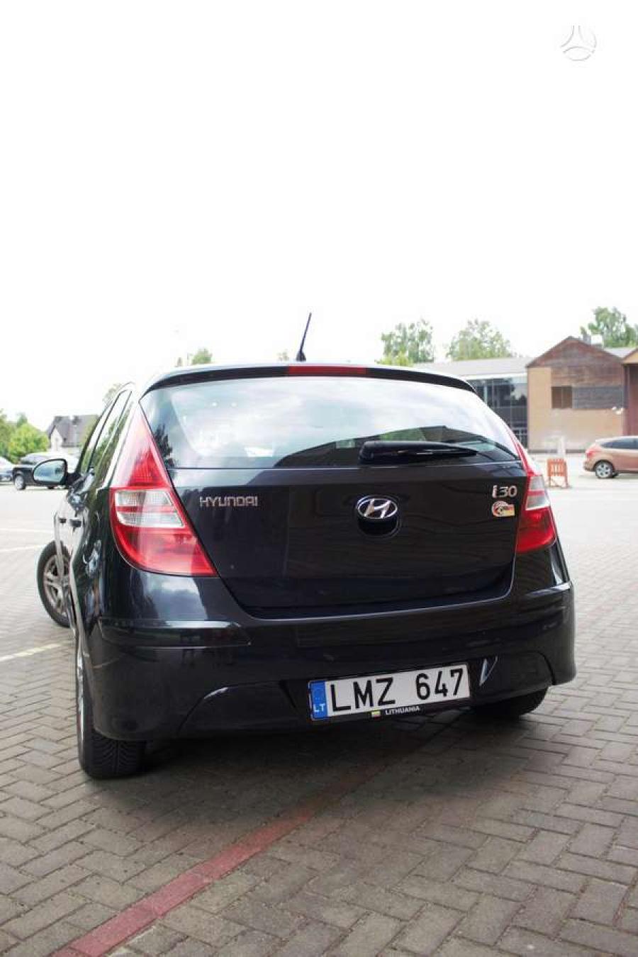 Melns Hyundai i30 2011 Trakai, ar dzinēja tilpumu 1.40 L un nobraukumu 149 tūkst. km par 3250 €, foto 4 vietnē AUTOMOTO.COM.LV
