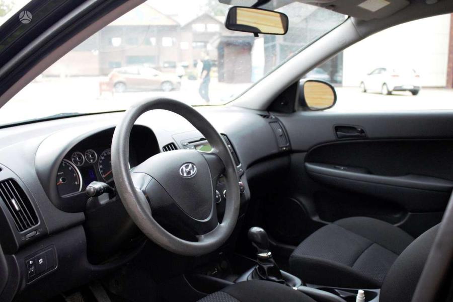 Melns Hyundai i30 2011 Trakai, ar dzinēja tilpumu 1.40 L un nobraukumu 149 tūkst. km par 3250 €, foto 6 vietnē AUTOMOTO.COM.LV