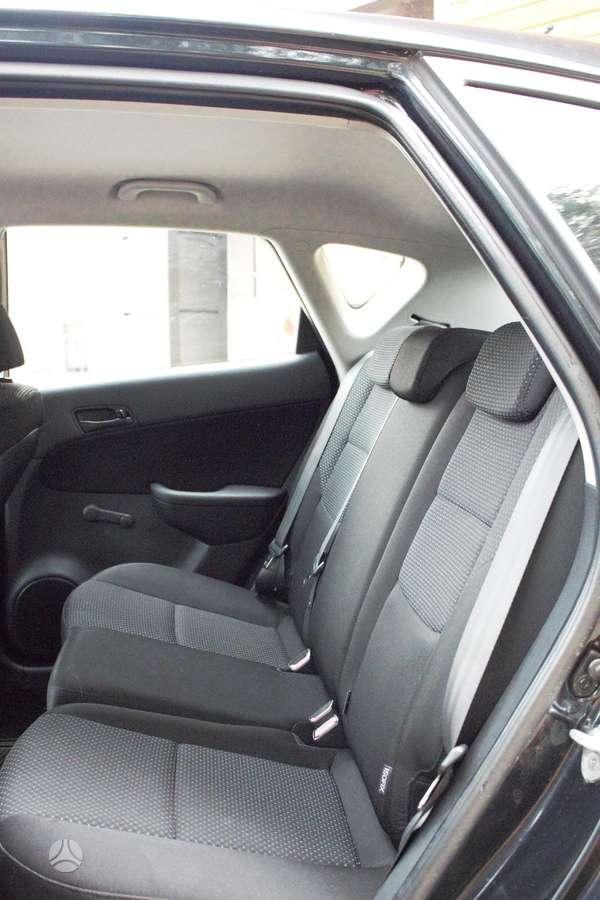 Melns Hyundai i30 2011 Trakai, ar dzinēja tilpumu 1.40 L un nobraukumu 149 tūkst. km par 3250 €, foto 6 vietnē AUTOMOTO.COM.LV