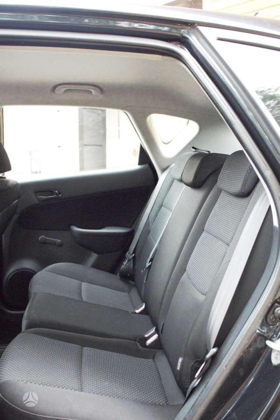 Melns Hyundai i30 2011 Trakai, ar dzinēja tilpumu 1.40 L un nobraukumu 149 tūkst. km par 3250 €, foto 7 vietnē AUTOMOTO.COM.LV