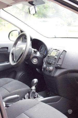 Melns Hyundai i30 2011 Trakai, ar dzinēja tilpumu 1.40 L un nobraukumu 149 tūkst. km par 3250 €, foto 9 vietnē AUTOMOTO.COM.LV