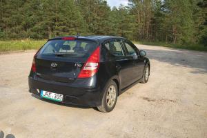 Черный Хендай i30 2011 в Вильнюс, объемом двигателя 1.58 л и пробегом 245 тыс. км за 1900 €, фото 3 на AUTOMOTO.COM.LV
