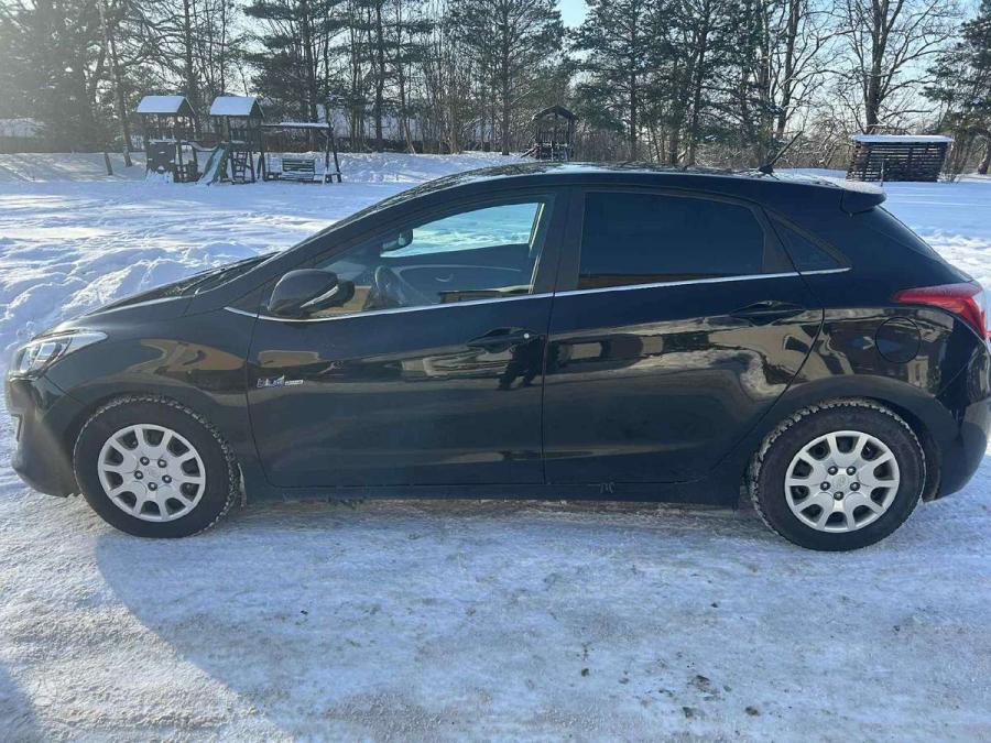 Melns Hyundai i30 2012 Viļņa, ar dzinēja tilpumu 1.40 L un nobraukumu 193 tūkst. km par 4500 €, foto 2 vietnē AUTOMOTO.COM.LV