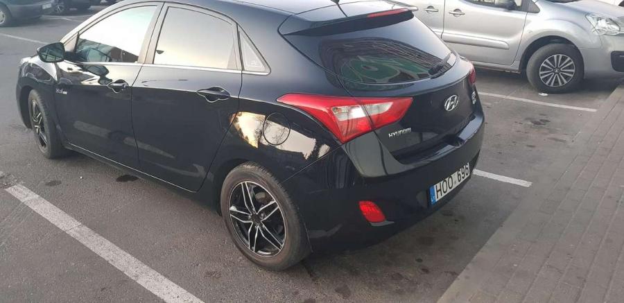 Melns Hyundai i30 2012 Viļņa, ar dzinēja tilpumu 1.40 L un nobraukumu 193 tūkst. km par 4500 €, foto 11 vietnē AUTOMOTO.COM.LV