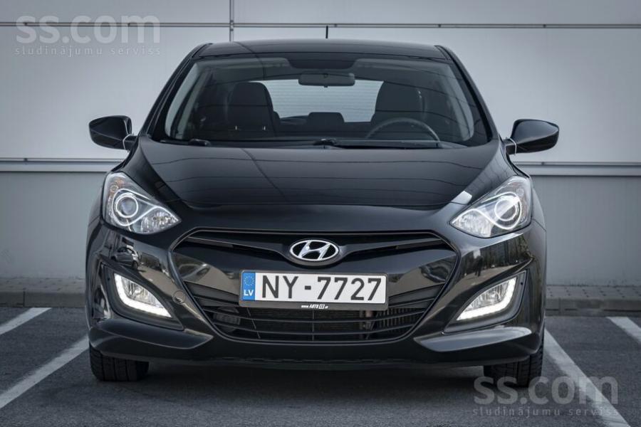 Melns Hyundai i30 2012 Rīga, ar dzinēja tilpumu 1.40 L un nobraukumu 236 tūkst. km par 4500 €, foto 3 vietnē AUTOMOTO.COM.LV