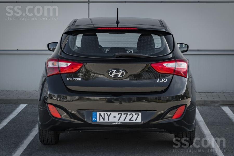Melns Hyundai i30 2012 Rīga, ar dzinēja tilpumu 1.40 L un nobraukumu 236 tūkst. km par 4500 €, foto 6 vietnē AUTOMOTO.COM.LV