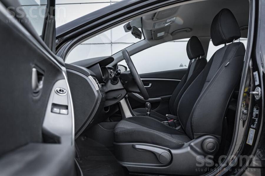 Melns Hyundai i30 2012 Rīga, ar dzinēja tilpumu 1.40 L un nobraukumu 236 tūkst. km par 4500 €, foto 10 vietnē AUTOMOTO.COM.LV