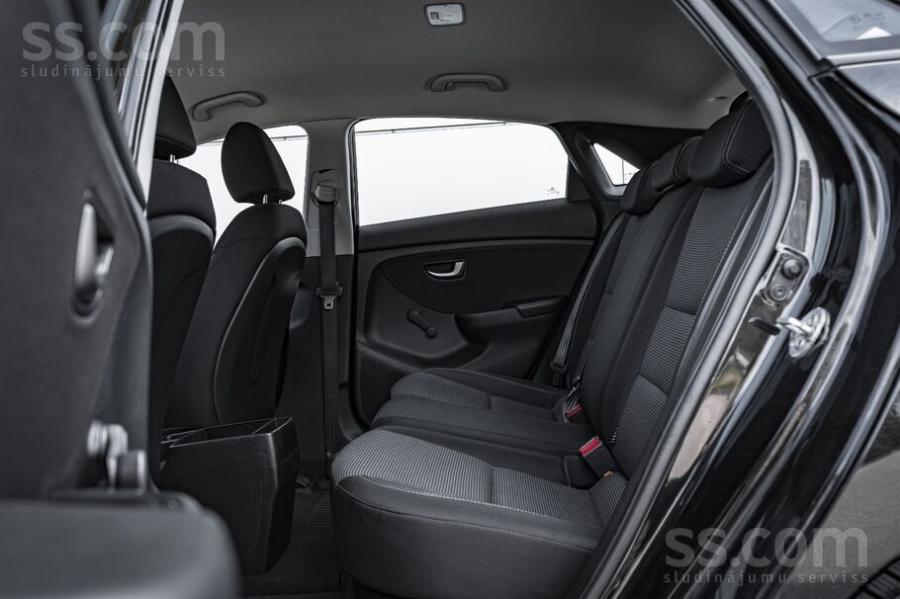 Melns Hyundai i30 2012 Rīga, ar dzinēja tilpumu 1.40 L un nobraukumu 236 tūkst. km par 4500 €, foto 12 vietnē AUTOMOTO.COM.LV