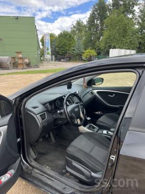 Melns Hyundai i30 2012 Rīga, ar dzinēja tilpumu 1.60 L un nobraukumu 142 tūkst. km par 4000 €, foto 6 vietnē AUTOMOTO.COM.LV