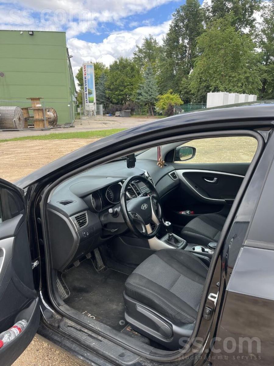 Melns Hyundai i30 2012 Rīga, ar dzinēja tilpumu 1.60 L un nobraukumu 142 tūkst. km par 4000 €, foto 6 vietnē AUTOMOTO.COM.LV